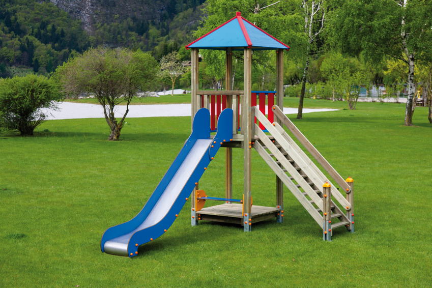 Kletterturm Mit Rutsche